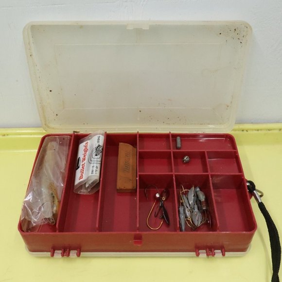 Unbranded | Games | Vintage Plastic Tackle Box 5 Dividers With Mixed ...